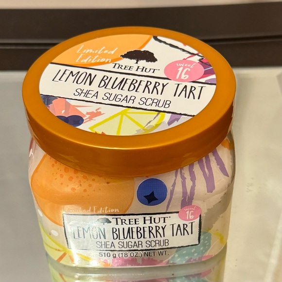 tree hut | Bath & Body | Tree Hut Shea Sugar Lemon Blueberry Tart ...
